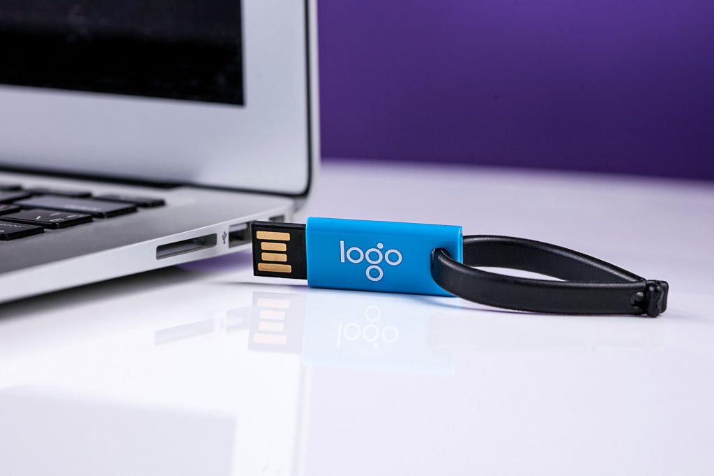 INDIVIDUELLE USB-Sticks | Richtige Corporate Identity >>meineFIRMA.org